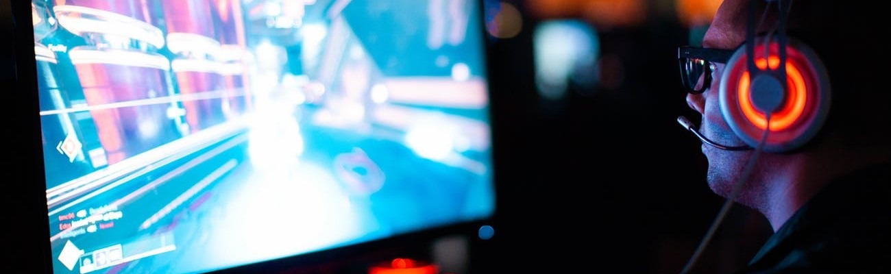 Quarantined at Home? Video Game Streamer Wanted ($2.500/month)